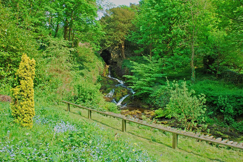 Clapham - Yorkshire Visitors Guide