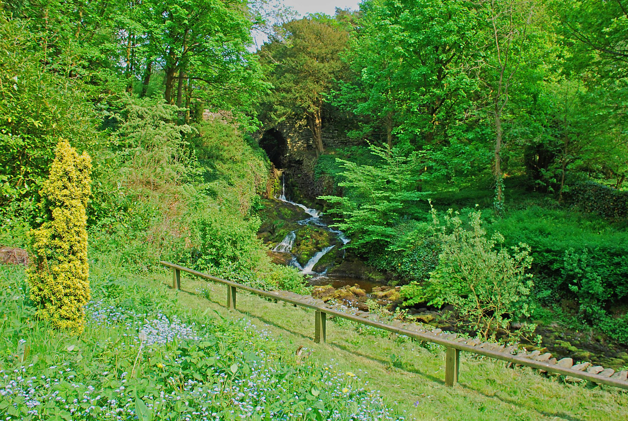 Clapham - Yorkshire Visitors Guide